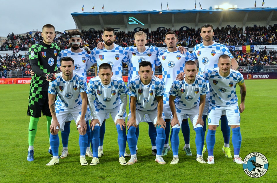 Corvinul Hunedoara poate juca în SuperLiga României la fotbal - Radio ...
