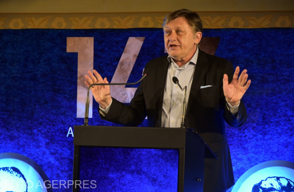 Crin Antonescu şi-a depus candidatura la BEC - Radio Romania Cluj
