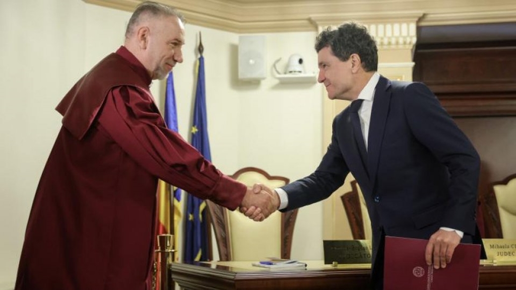 Moment solemn la CCR: Nicușor Dan, validat oficial președinte al ...