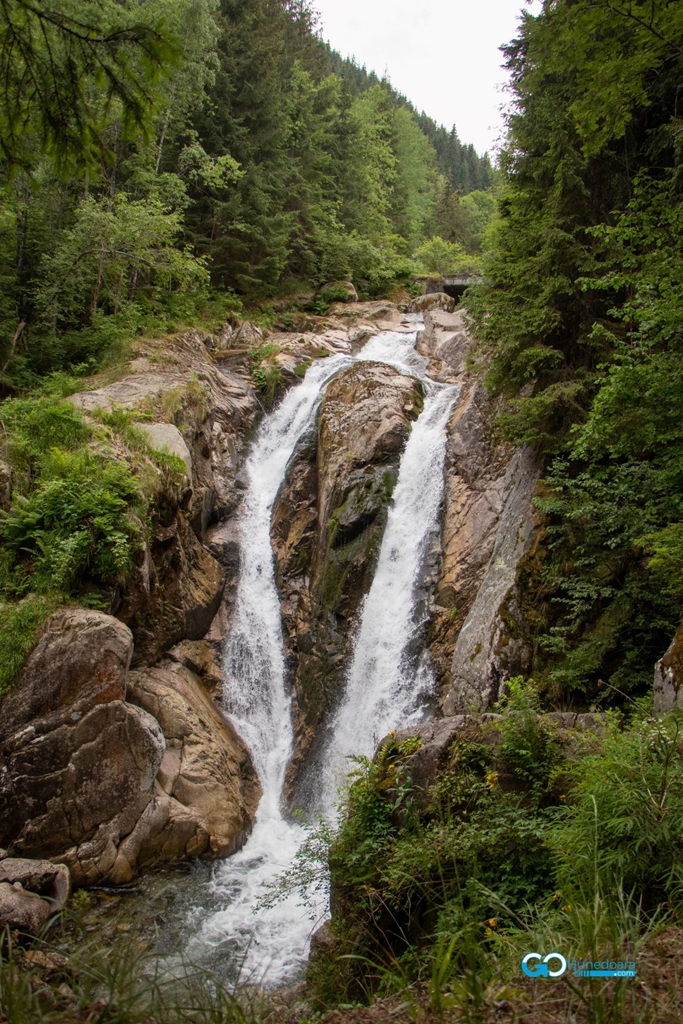 Acces modernizat la Cascada Lolaia - Radio Romania Cluj