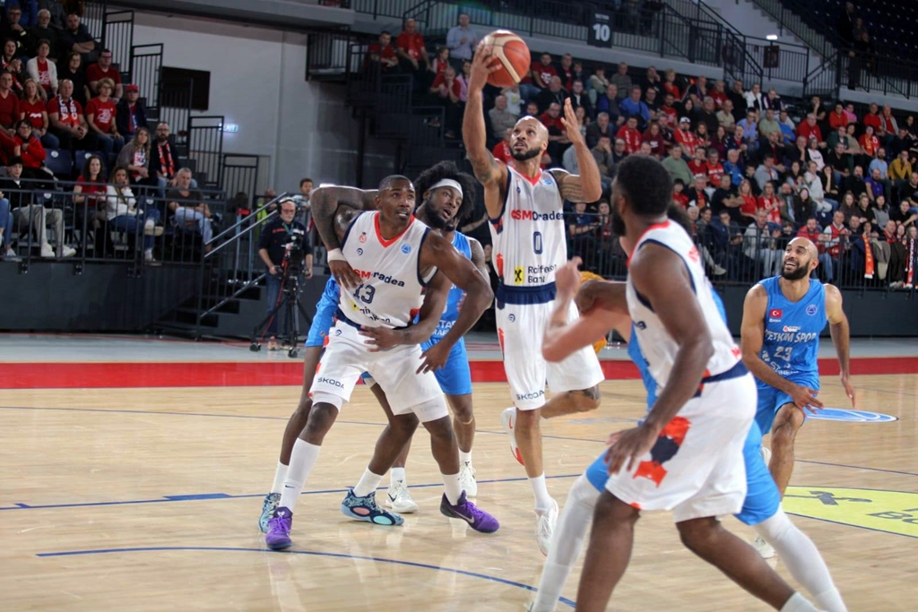 CSM Oradea a câștigat grupa și merge fără emoții în Top 16 FIBA Europe ...