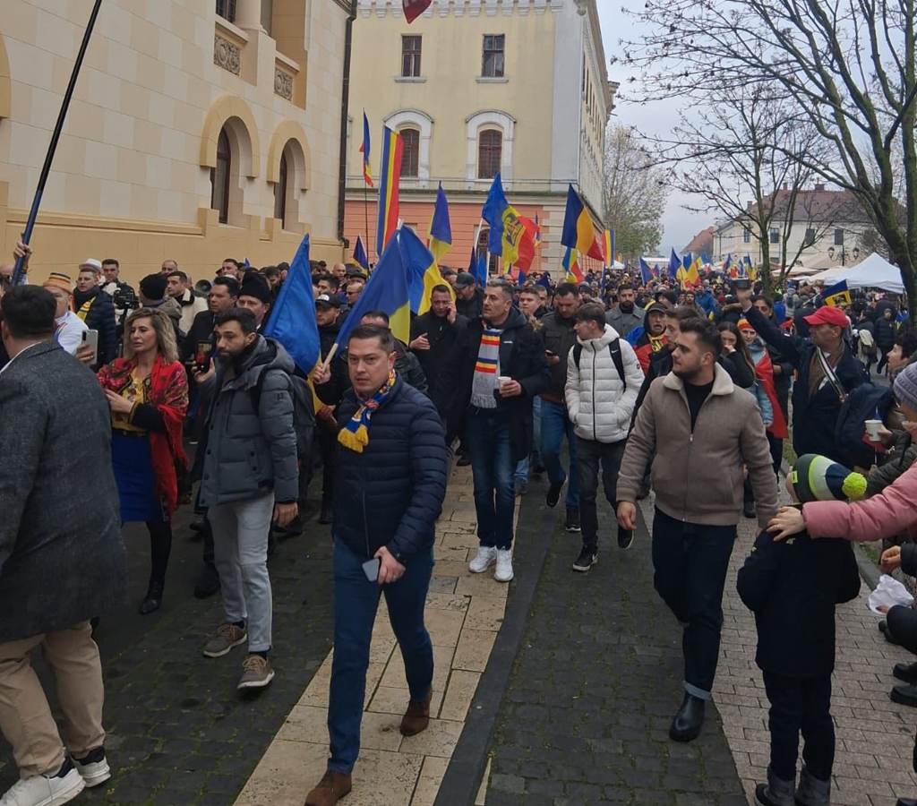 Incident cu steag legionar de 1 Decembrie - Radio Romania Cluj