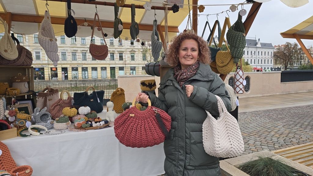 Farmacista care creează genți și poșete handmade | FOTO - Radio Romania ...