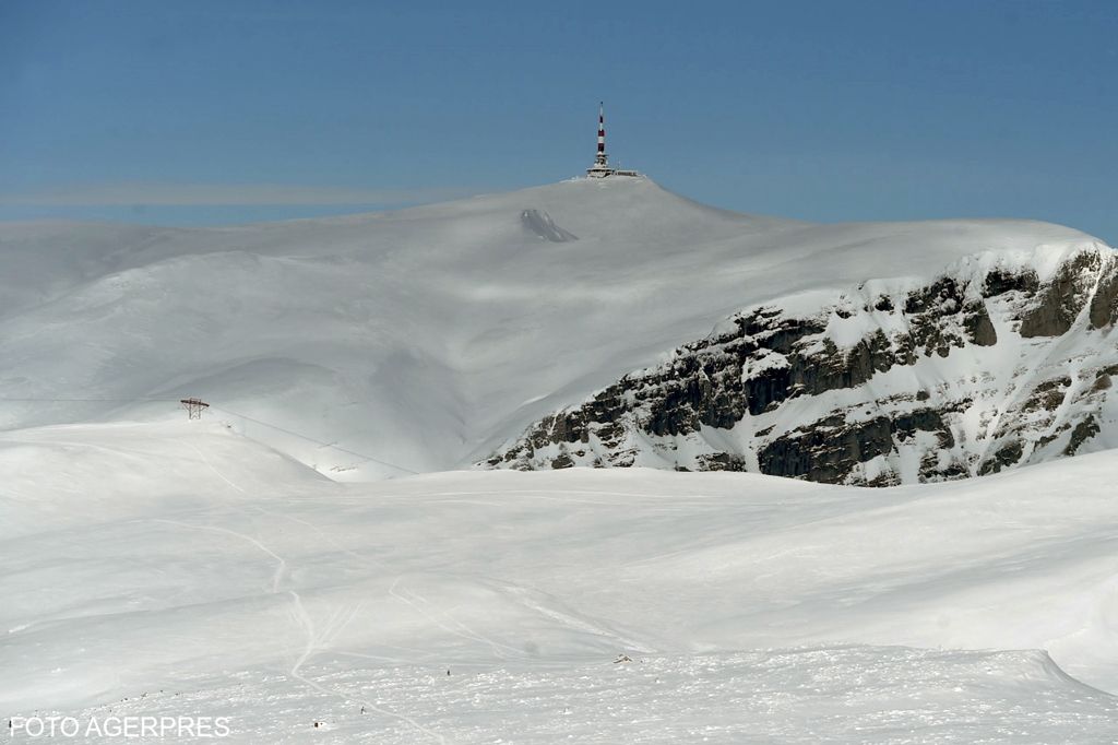 A crescut riscul de avalanșe în Munții Bucegi și Făgăraș - Radio ...